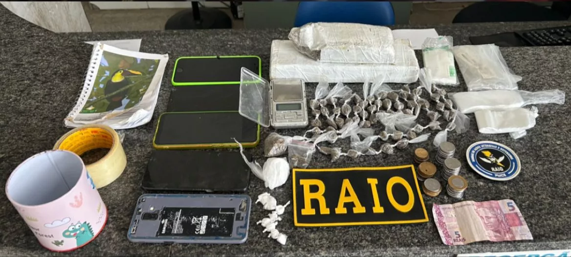Raio apreende 1kg de drogas em Icó; Jovem é detida - Portal Miséria